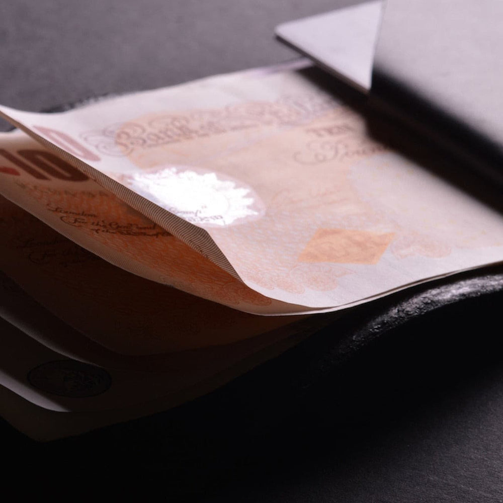 Charcoal Cash Wallet | Personalised men’s wallets | WINGBACK