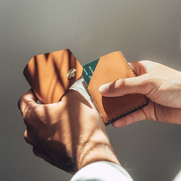 Cash Wallet - Whisky | Personalised men’s wallets | WINGBACK - Wingback