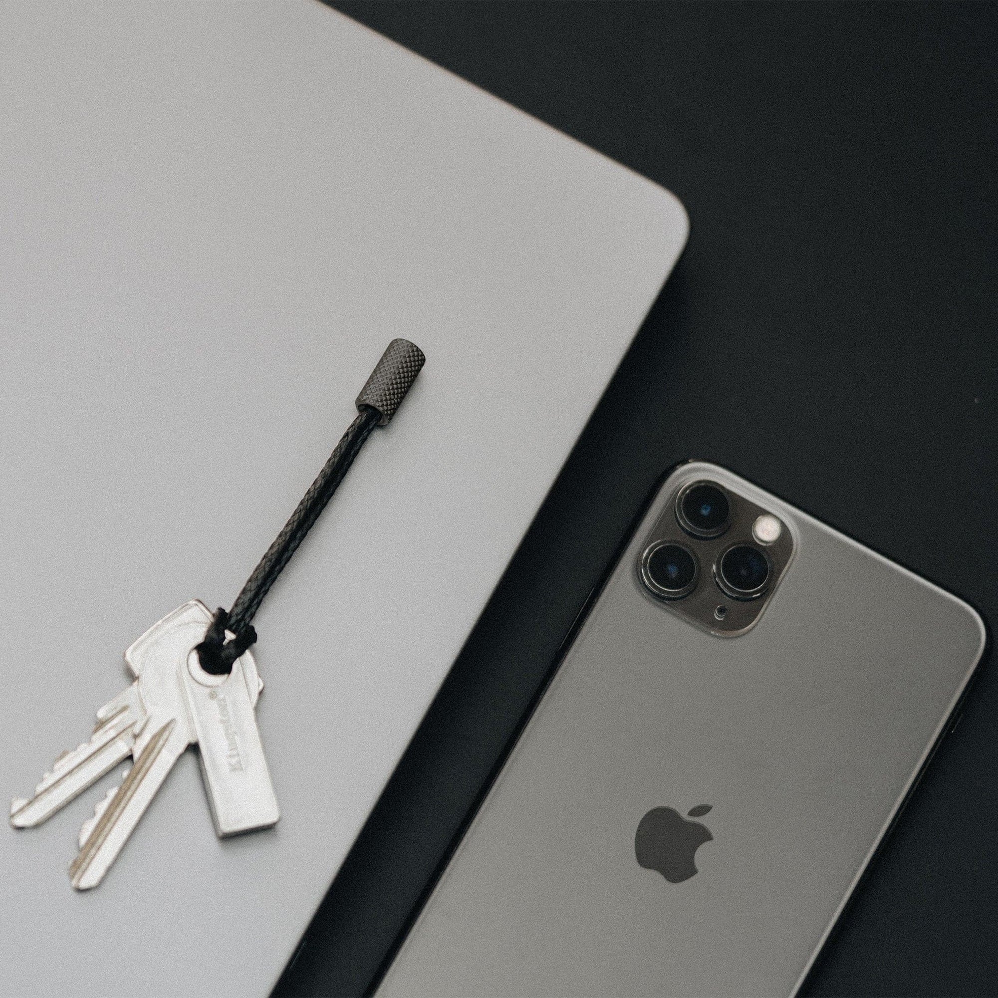 Triumph X Wingback Titanium Black Steel