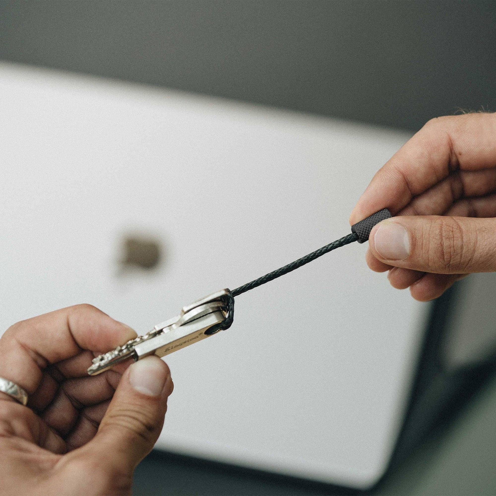 Triumph X Wingback Titanium Black Steel