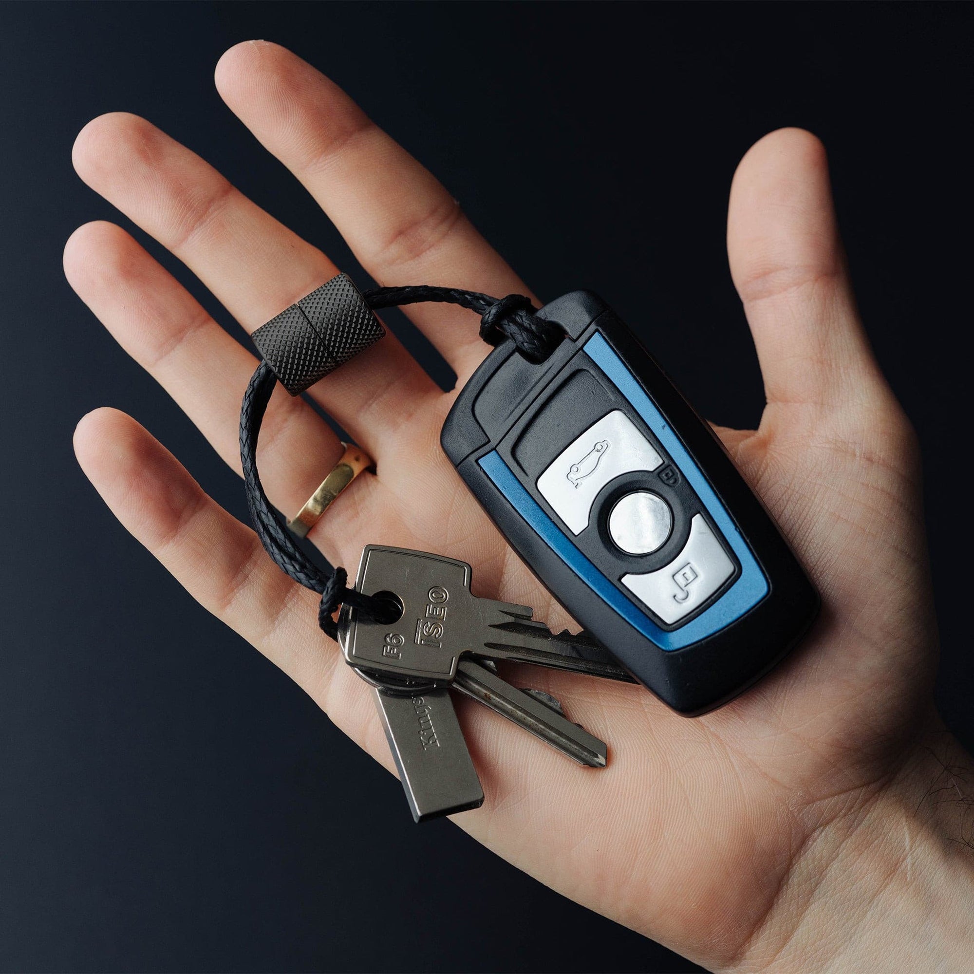 Triumph X Wingback Titanium Black Steel Limited Edition Everyday Sling 2.5L